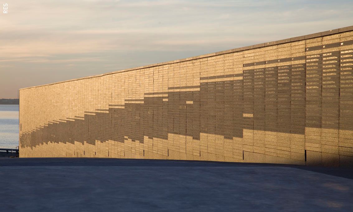 Monument - Parque de la Memoria